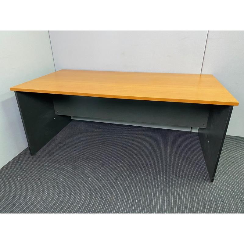 Straight Desk - 1800 x 900 - SOLD - Canterbury Used Office Furniture